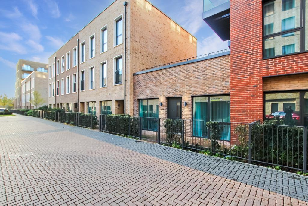 Colindale NW9 1 bed apartment - £2,000 pcm (£462 pw)