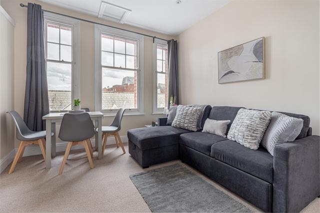 Trinity Street, Worcester 2 bed apartment - £1,300 pcm (£300 pw)