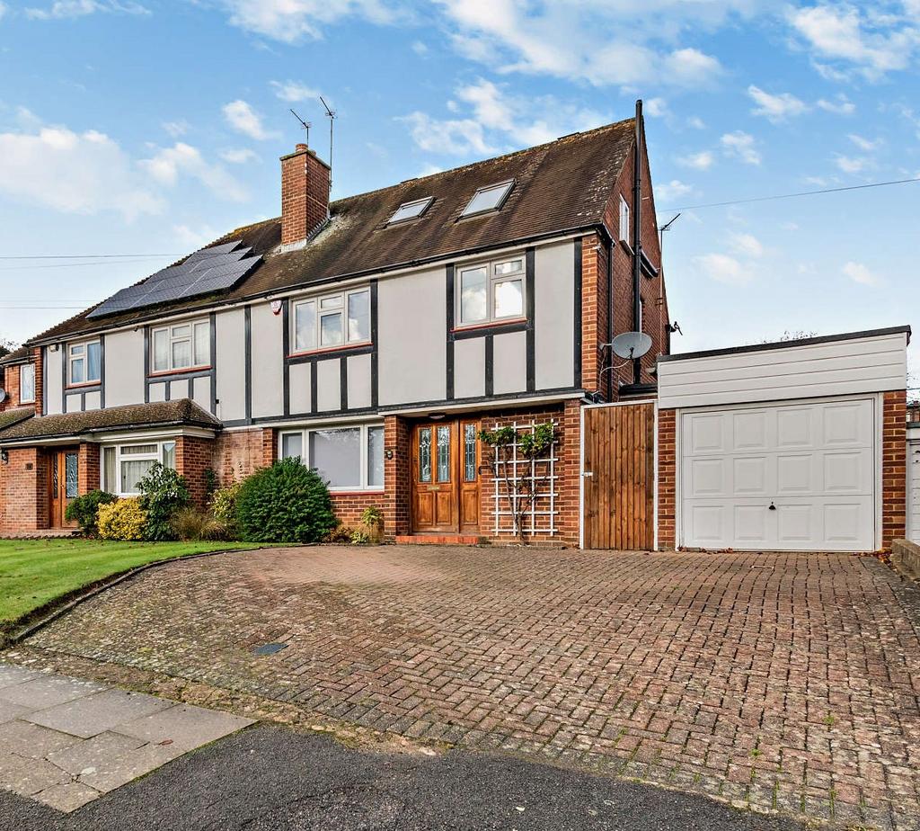 Marsworth Avenue, Pinner, HA5 4 bed semi-detached house - £925,000
