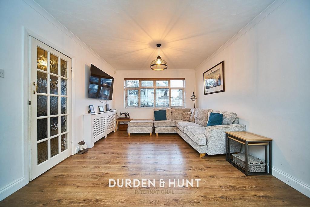 Benhurst Avenue, Hornchurch, RM12 3 bed end of terrace house for sale ...