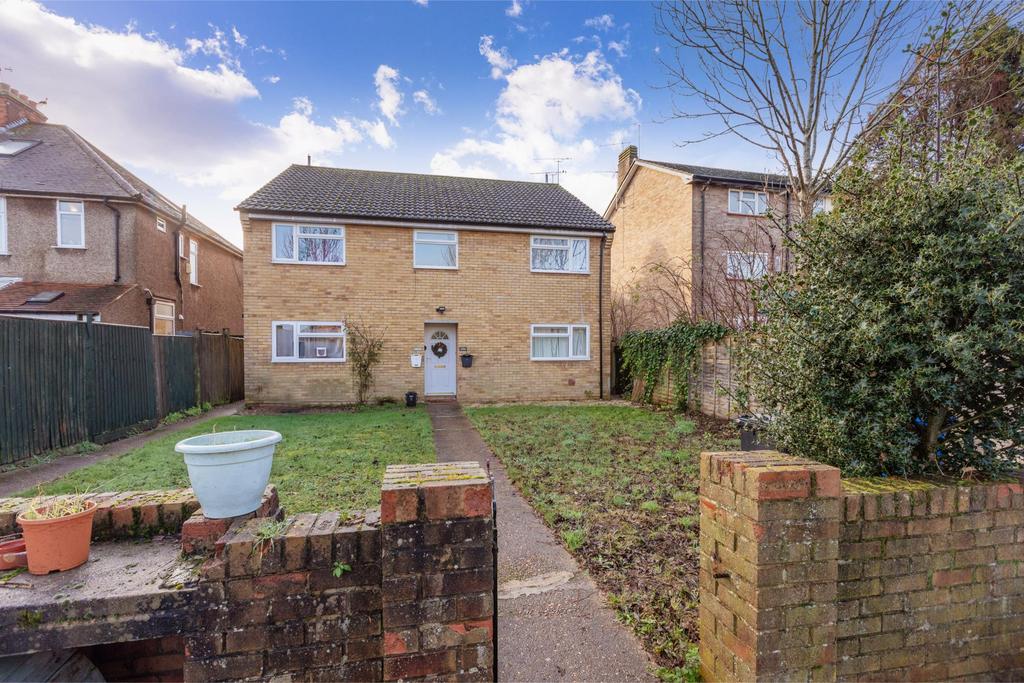 Dedworth Road, Windsor SL4 1 bed ground floor flat - £240,000