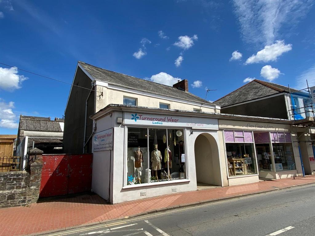 Caen Street, Braunton EX33 3 bed flat for sale - £205,000