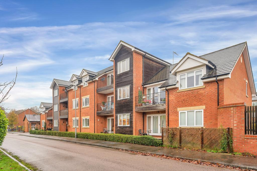 Kimblewick House, Pelham Court, Oakham 2 bed apartment - £160,000