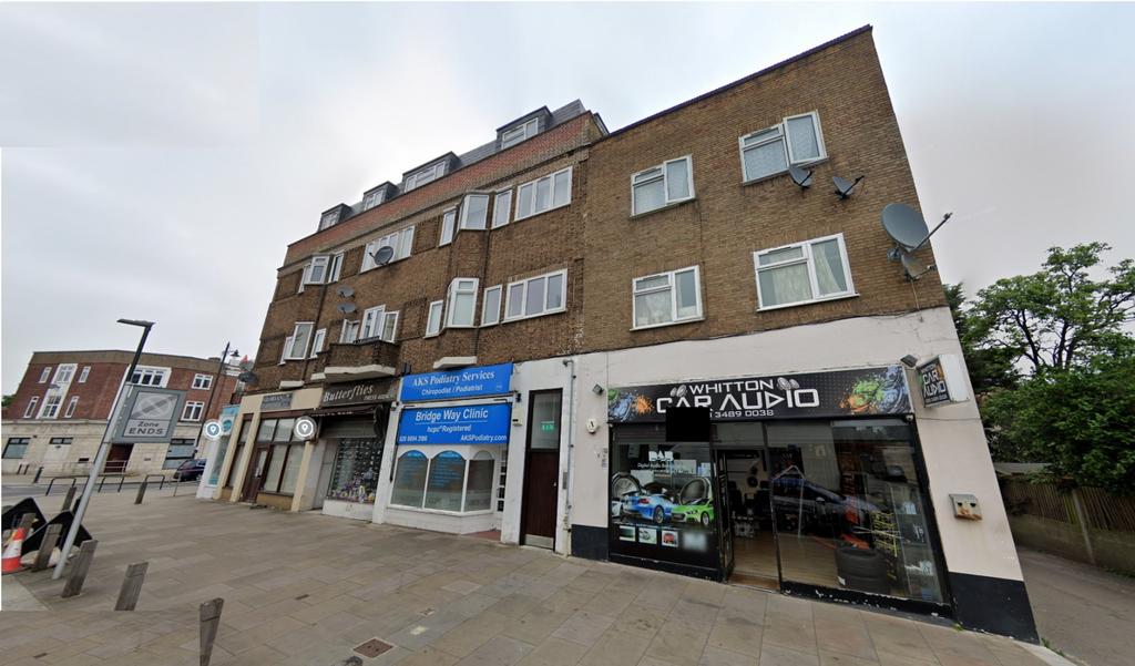 High Street, Whitton, TW2 1 bed flat - £1,300 pcm (£300 pw)