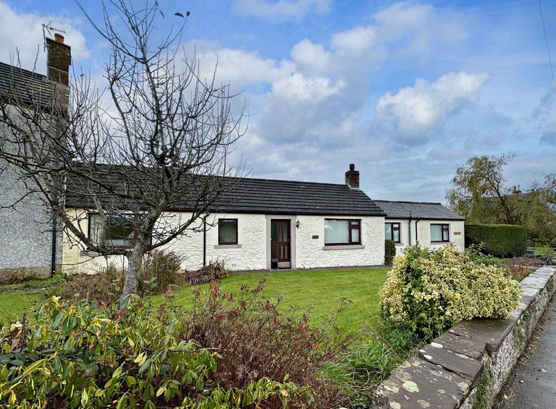 Clarencefield DG1 4 bed cottage for sale - £240,000