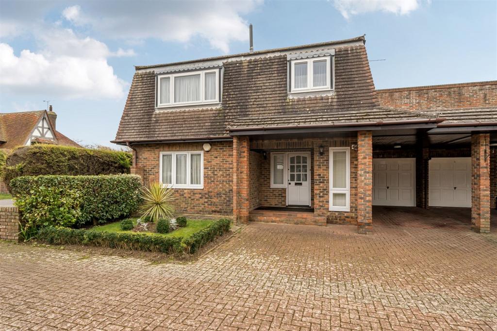 First Avenue, Felpham, PO22 2 bed flat - £499,950