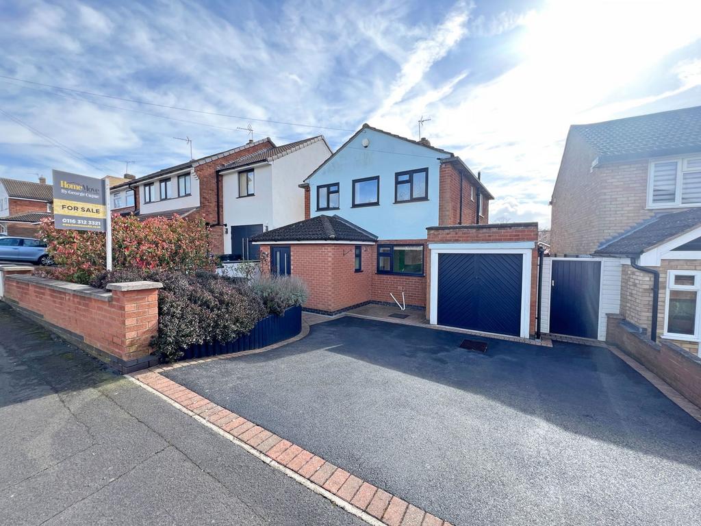 Forest Rise, Thurnby, Leicester, LE7 9PG 3 bed detached house - £350,000