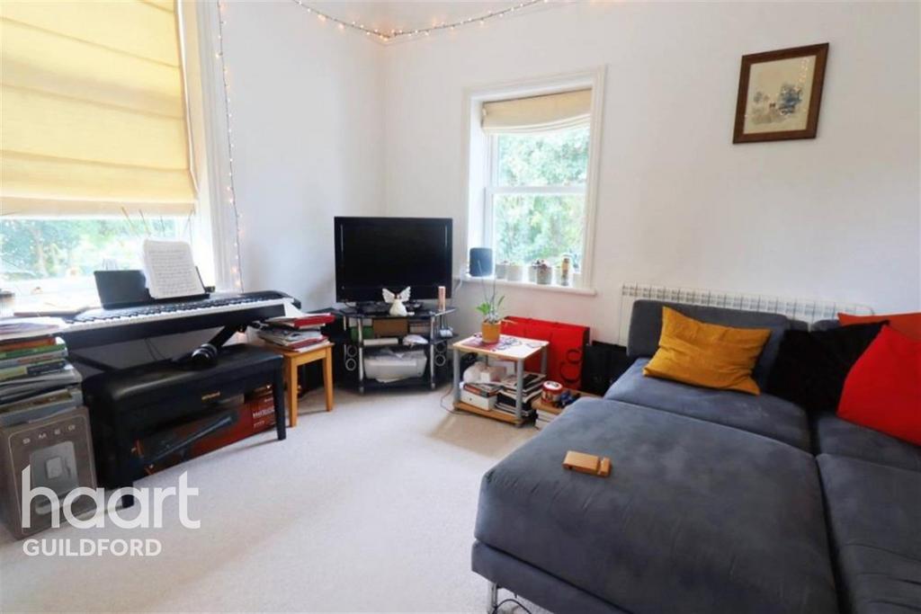 Sutton Lodge 1 bed flat - £1,250 pcm (£288 pw)