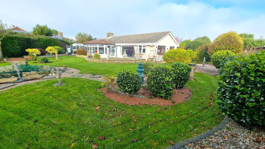 Woodland Grove, Bembridge, Isle of Wight, PO35 5SG 3 bed detached ...