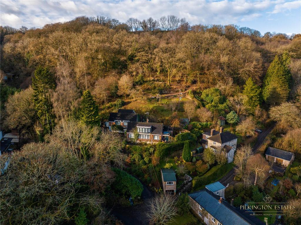Tiverton, Devon EX16 5 bed detached house - £950,000