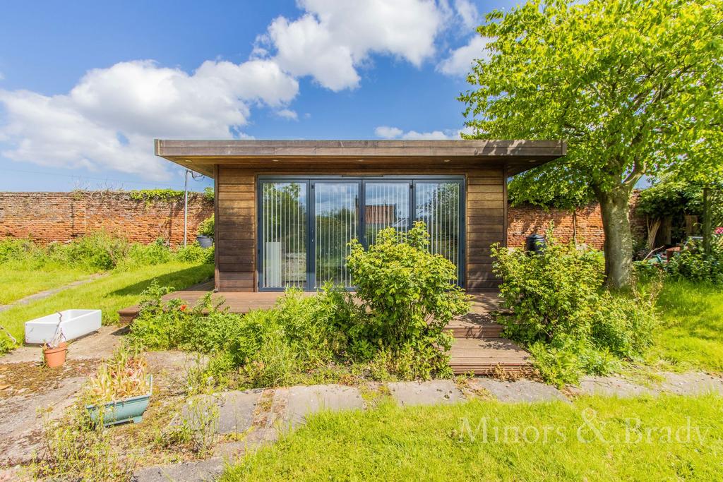 Mill Road, Stokesby, NR29 3 bed detached house - £450,000