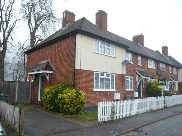 ORDNANCE CLOSE, FELTHAM 2 bed terraced house - £1,600 pcm (£369 pw)