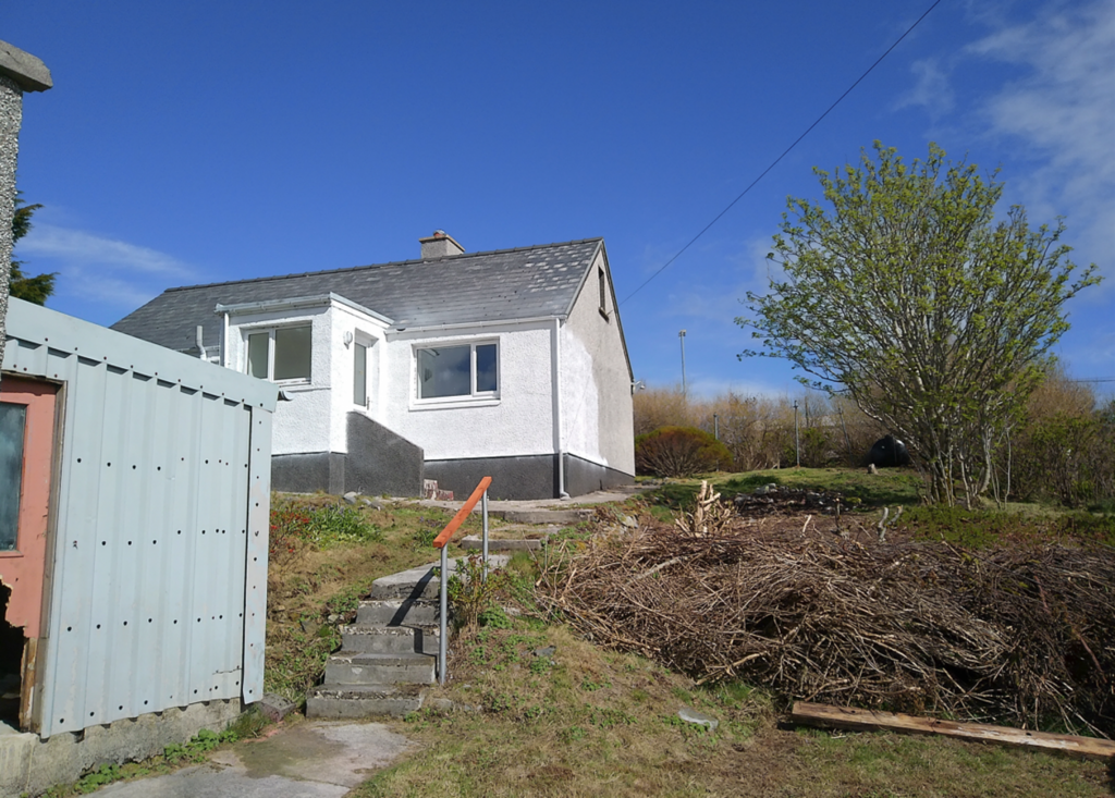 93 Balallan, Isle of Lewis, HS2 9PT 2 bed cottage for sale - £156,000