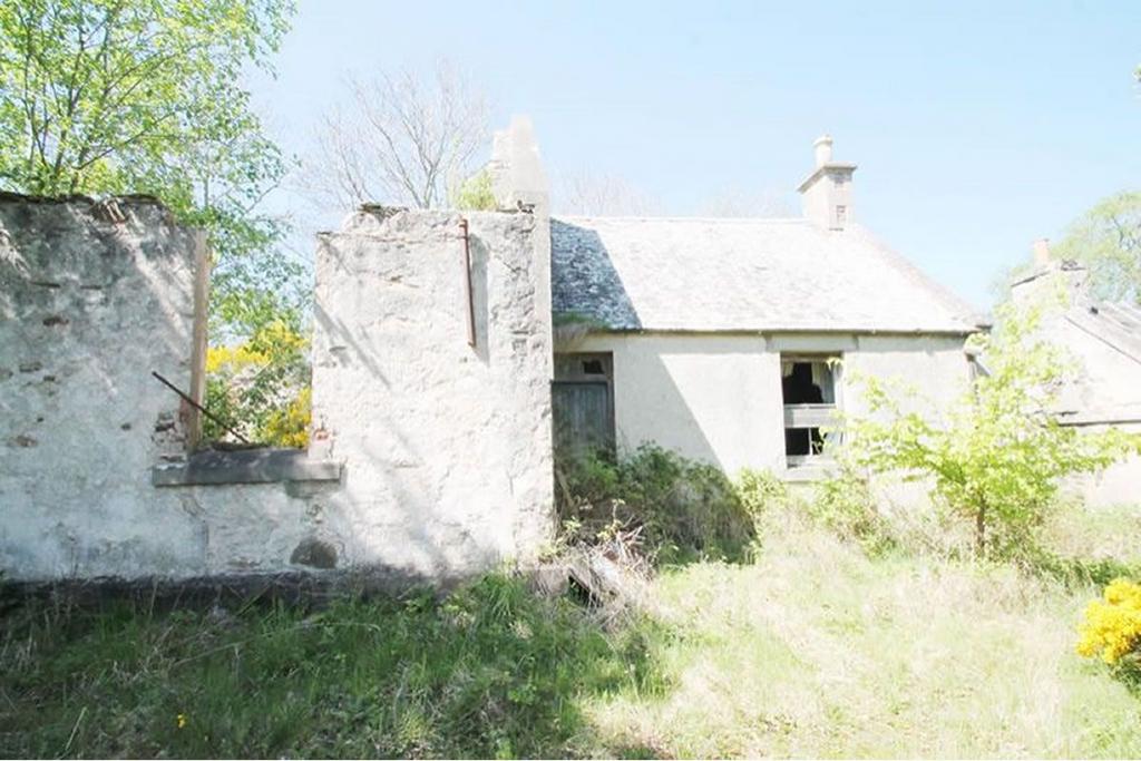 Deskford, Cullen AB56 5 bed detached house - £36,000