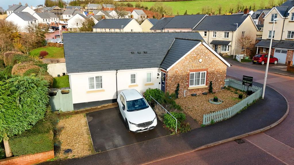 Charles Road, Newton Abbot TQ12 3 bed detached bungalow - £399,500