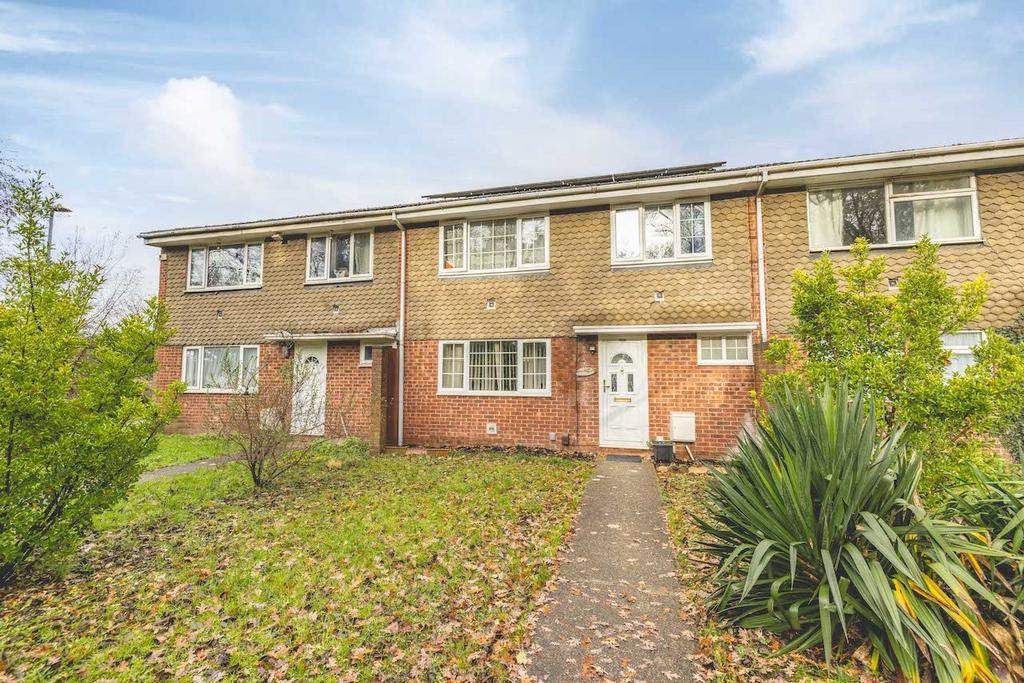 Crown Meadow, Colnbrook SL3 3 bed terraced house for sale - £425,000