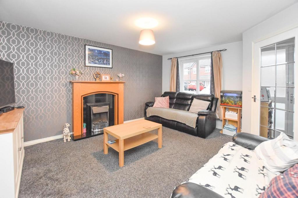 Roseway Avenue, Cadishead, Manchester, M44 5GH 3 bed end of terrace ...