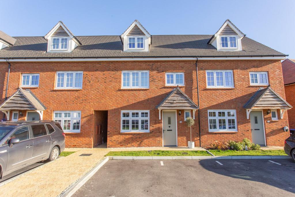 Hersing Way, Hersden, CT3 4 bed terraced house - £350,000