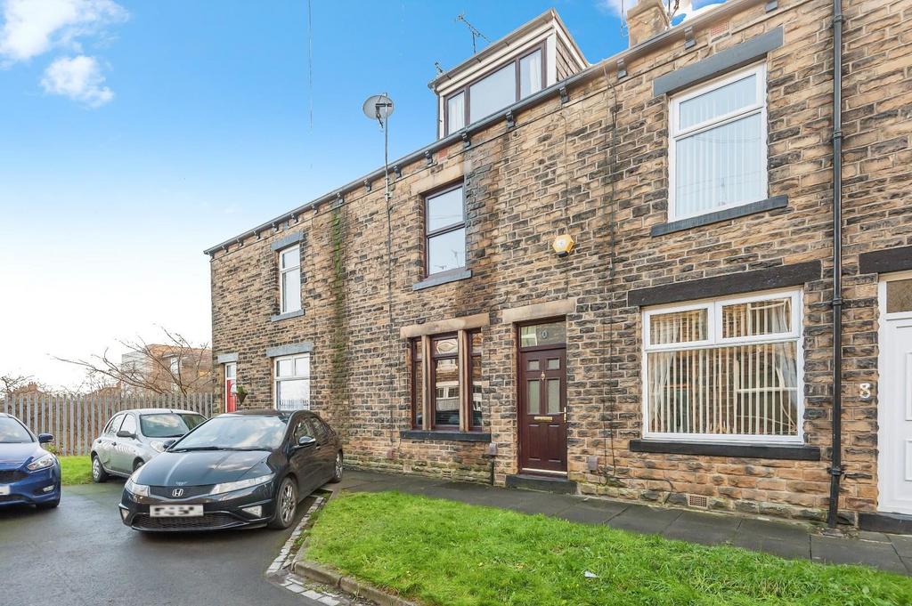Oakroyd Terrace, Stanningley, Pudsey 3 bed terraced house - £195,000
