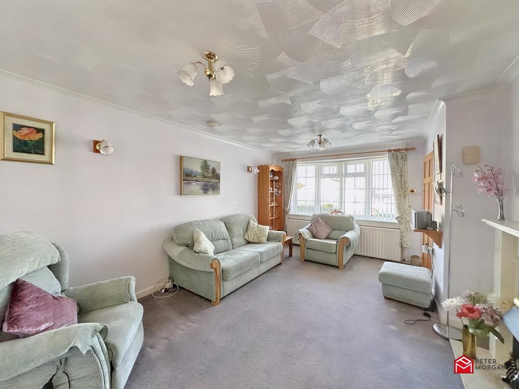 Ridgewood Gardens, Cimla, Neath... 2 bed semi-detached bungalow - £200,000