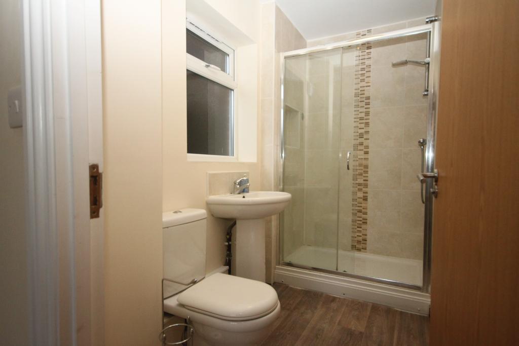 Marsh Road, Luton, LU3 2 bed flat - £1,175 pcm (£271 pw)