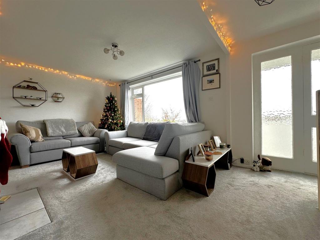 Deer Park Avenue Teignmouth Tq14 3 Bed Terraced House For Sale £250 000