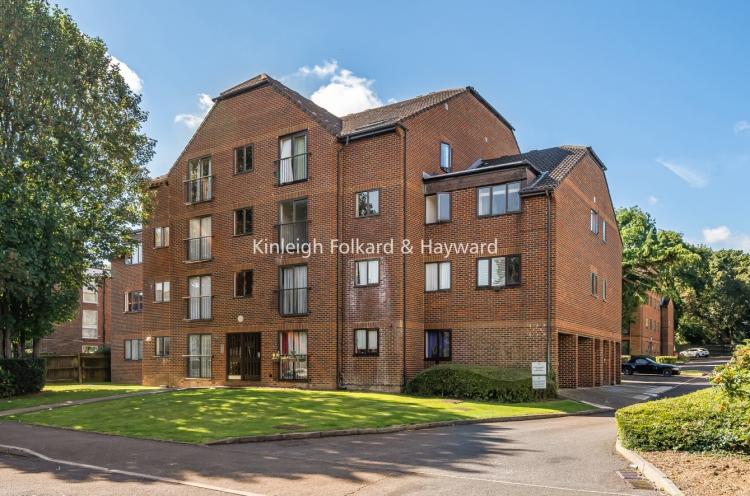 Jasmine Grove London SE20 2 bed apartment - £2,000 pcm (£462 pw)