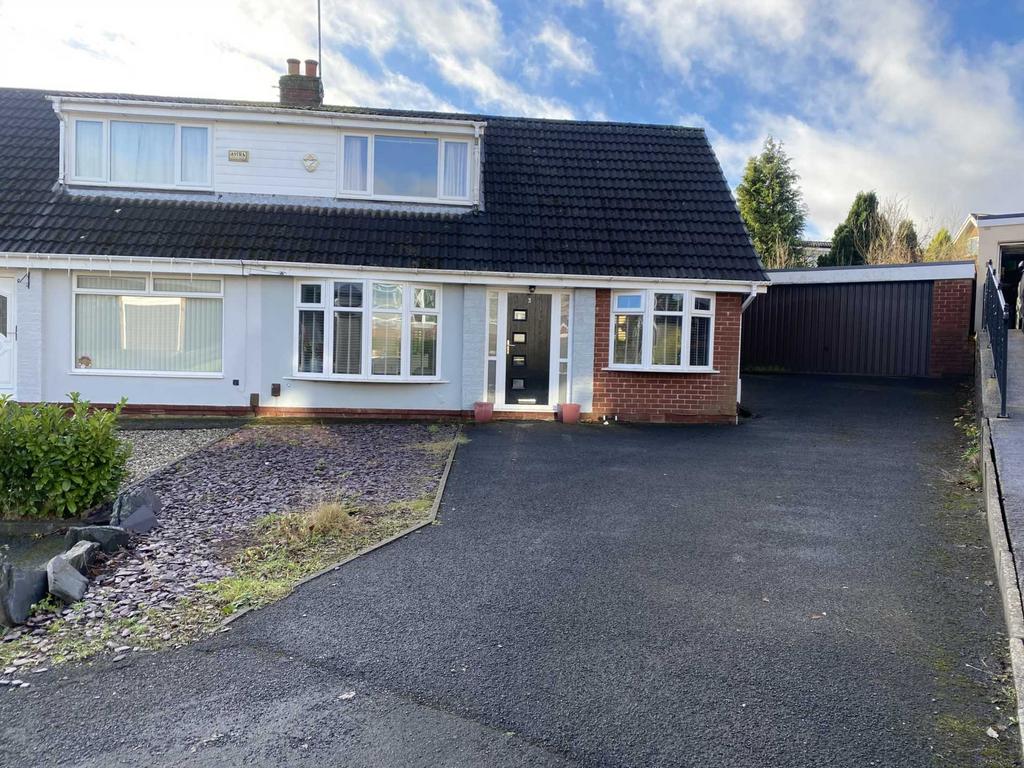 Ingleton Close, Royton 3 bed semi-detached house - £285,000