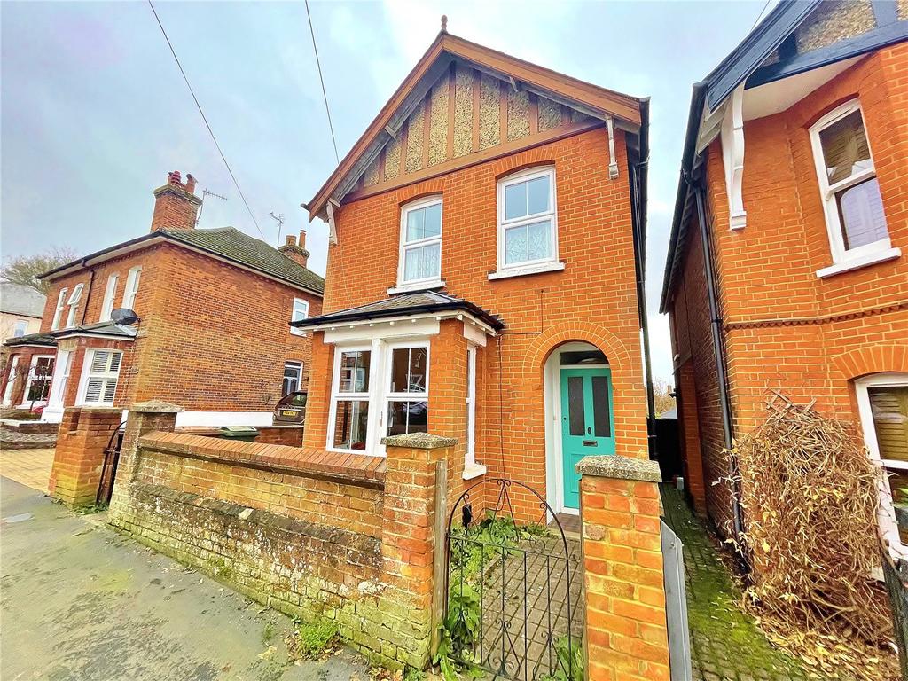 High Path Road, Guildford, Surrey... 3 bed detached house - £2,150 pcm ...