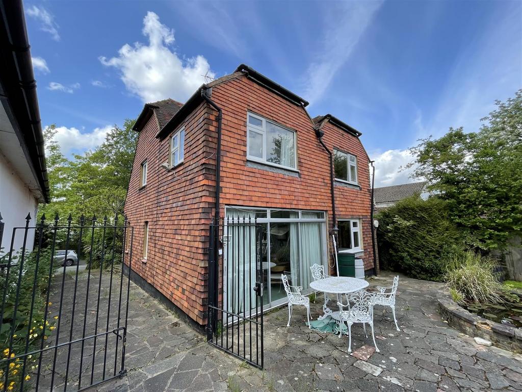 Bullfinch Lane, Sevenoaks TN13 4 bed detached house - £775,000