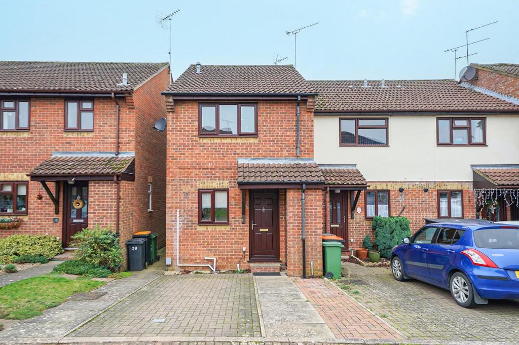 Millstream Way, Leighton Buzzard 2 bed end of terrace house - £300,000