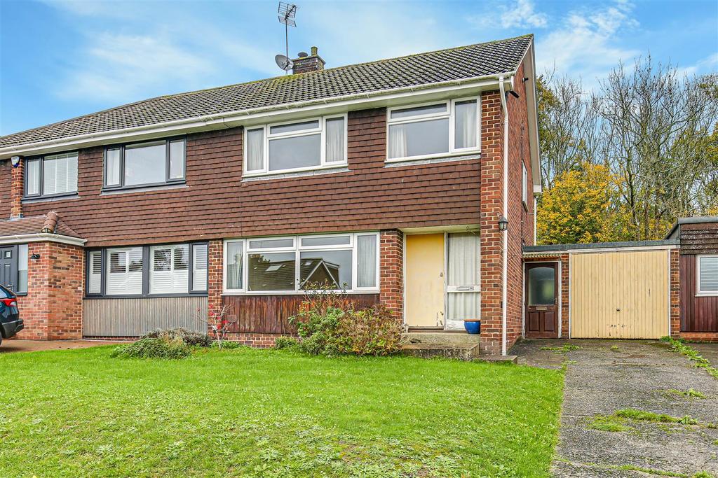 Central Way, Oxted RH8 3 bed semi-detached house for sale - £650,000
