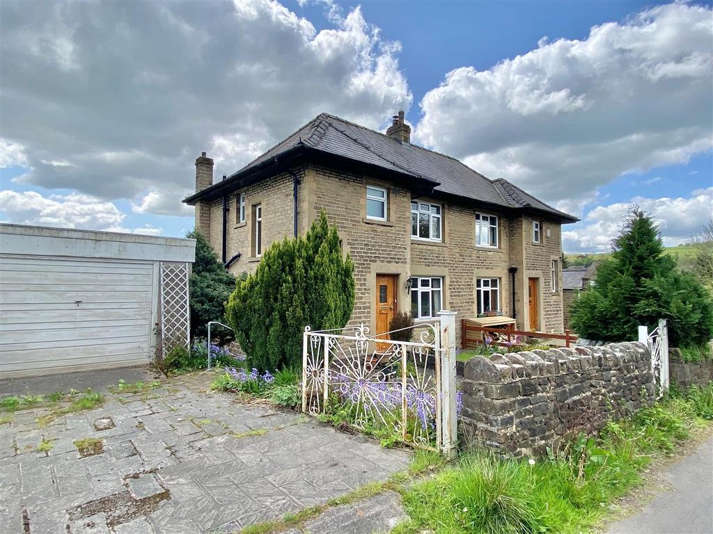 Ladypit Road, Furness Vale, High Peak 2 bed semi-detached house for ...
