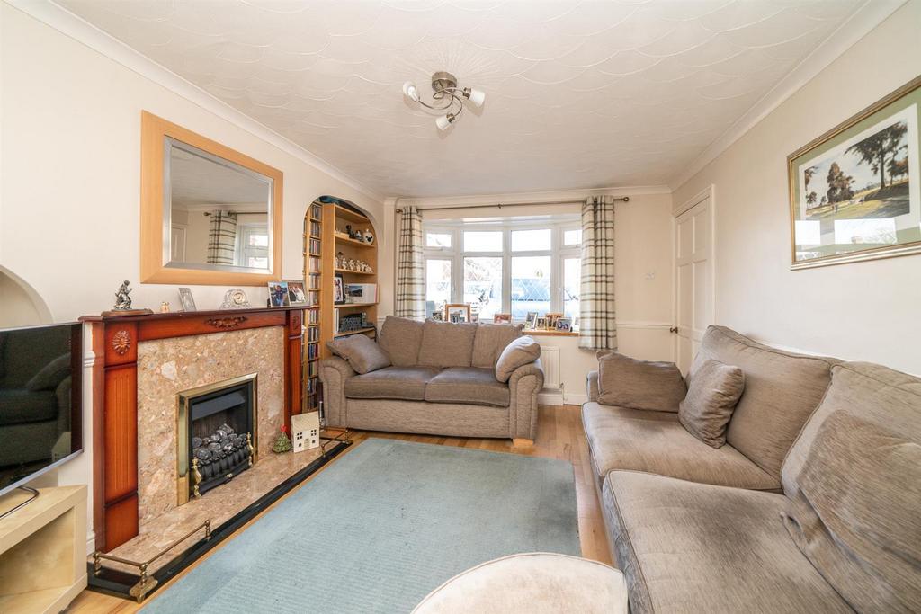Goosecroft, Hemel Hempstead 3 bed terraced house - £450,000