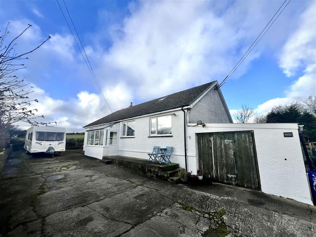 Mydroilyn, Near Aberaeron & New Quay 4 bed detached bungalow for sale ...