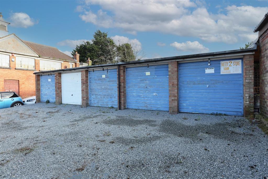 Victoria Road, Lowestoft Garage for sale - £75,000