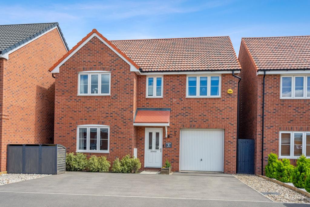 Martin Way, Grove, Wantage, OX12 5 bed detached house - £450,000