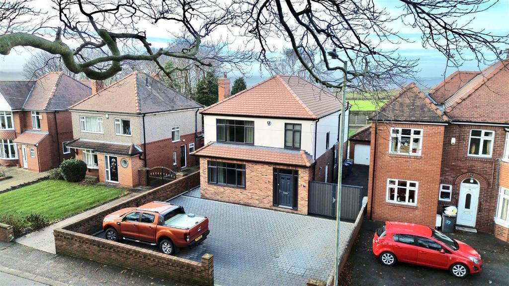 Hawshaw Lane, Hoyland, Barnsley, S74 9ES 4 bed detached house - £475,000