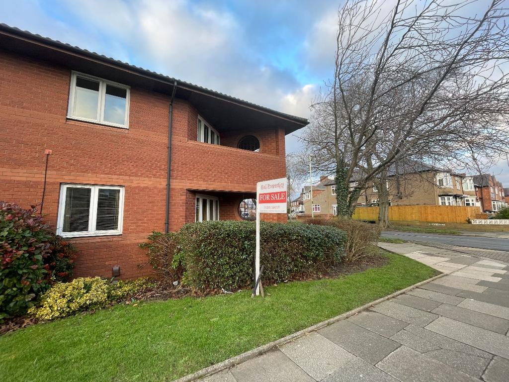 Armstrong Court, Cockerton 1 bed flat for sale - £67,000