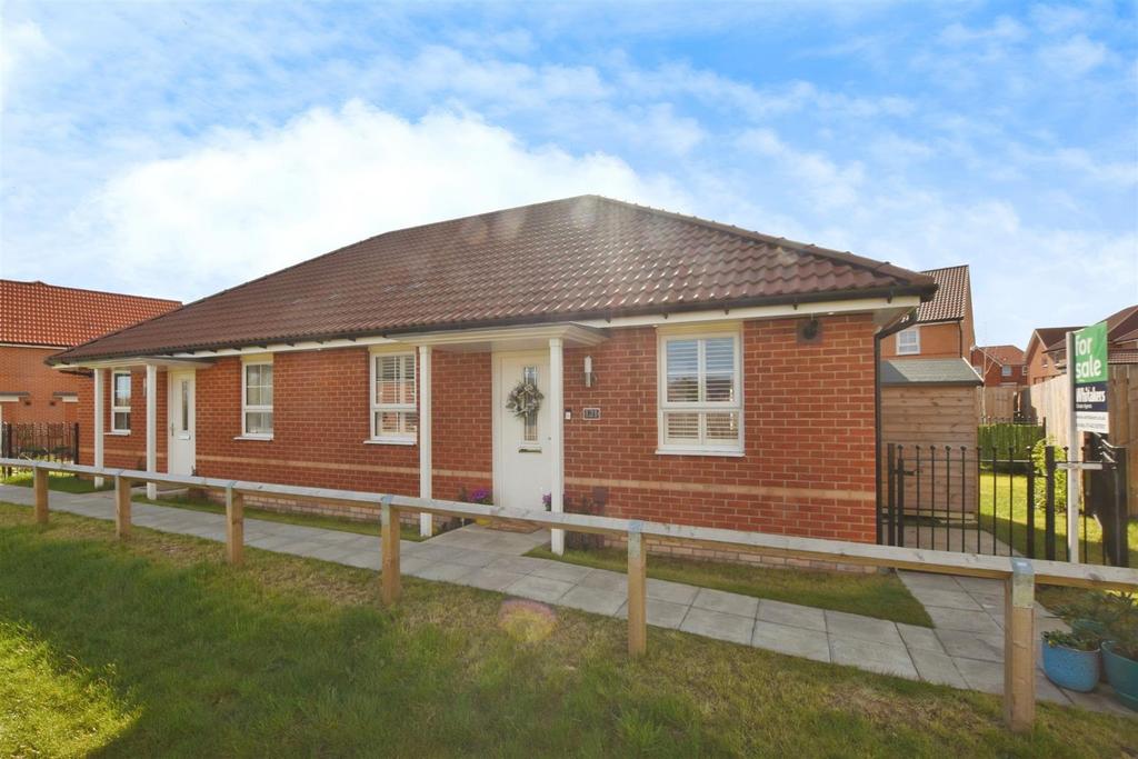 Jack Harrison Avenue, Cottingham 2 bed semi-detached bungalow - £189,950