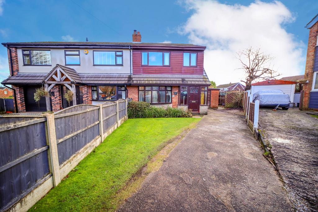 Peebles Close, Ashton-In-Makerfield, Wigan, Merseyside, WN4 0SP 3 bed semi-detached house for ...