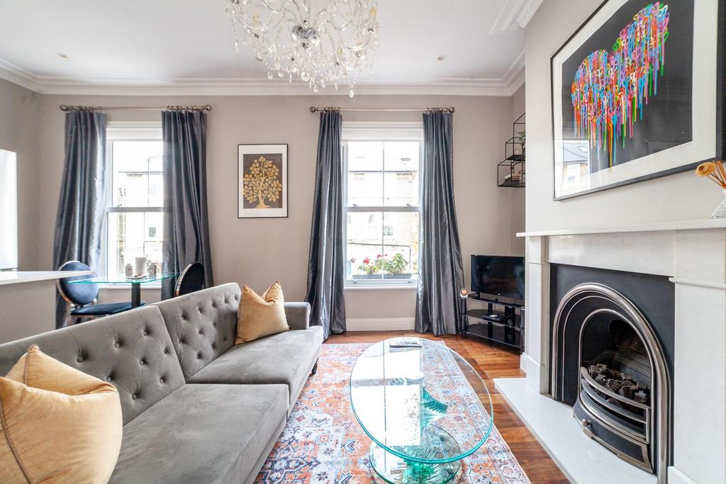 Edith Terrace, London SW10 1 bed flat - £3,000 pcm (£692 pw)
