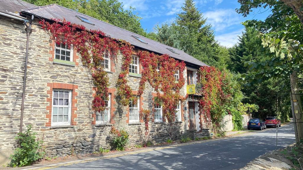 Ardwyn Terrace, Adpar, Newcastle Emlyn, Ceredigion, SA38 9EF 3 bed semi ...