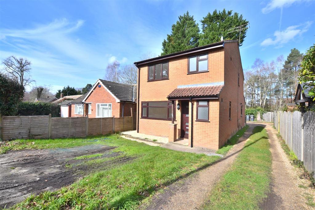 Elvetham Road, Fleet GU51 3 bed detached house for sale - £489,950