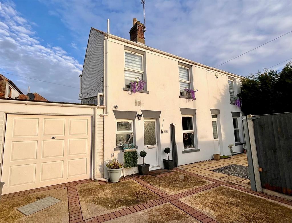 St. Julian Road, Caister-On-Sea 3 bed semi-detached house - £190,000