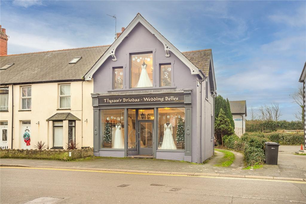 Ffordd Caergybi, Llanfairpwll, Isle of Anglesey, LL61 Residential ...