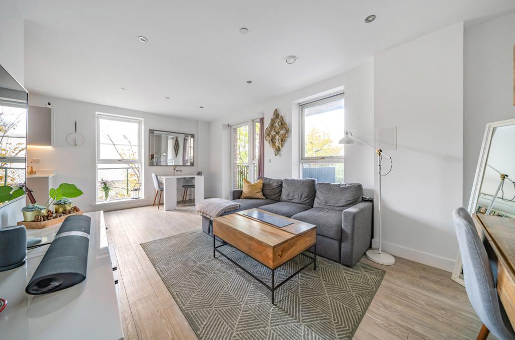 Trinity Way, London 1 bed apartment for sale - £375,000