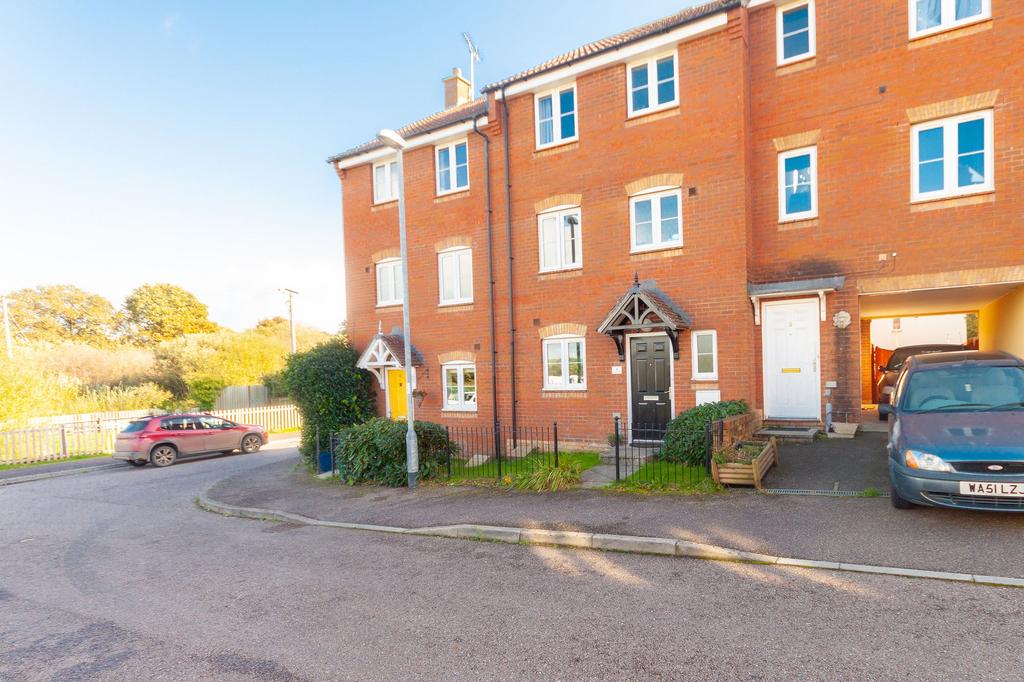 Shambles Drive, Copplestone, EX17 4 bed townhouse - £1,300 pcm (£300 pw)