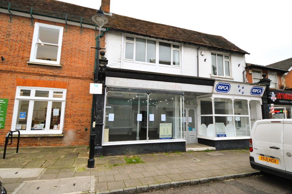 High Street Bagshot Property - £1,000 pcm (£231 pw)