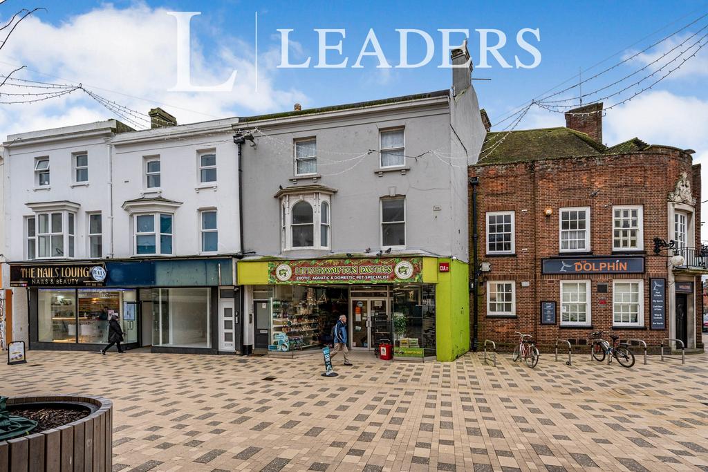 High Street, Littlehampton 1 bed flat - £895 pcm (£207 pw)